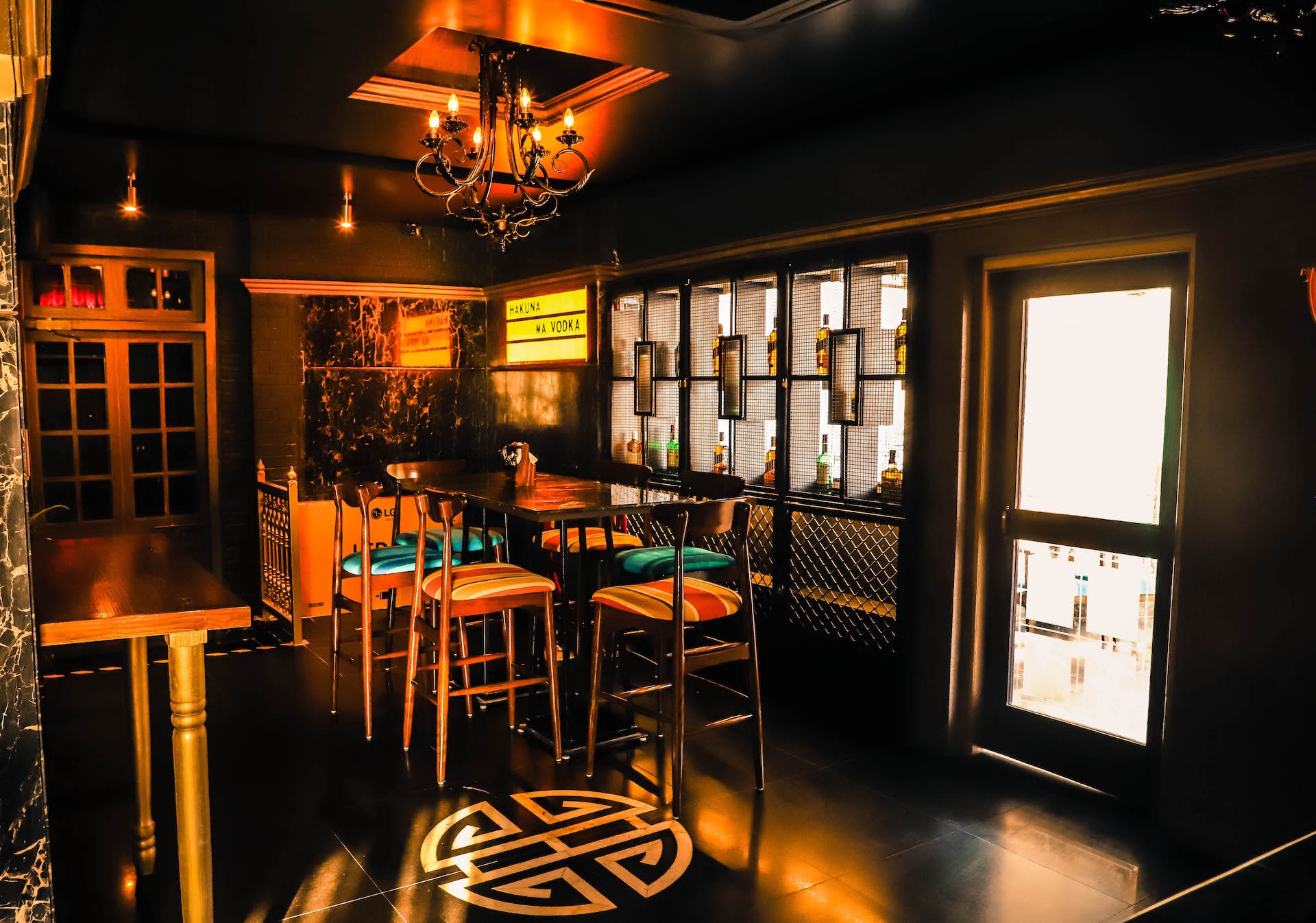 Mitron Kandivali | Discover Nightlife Around You